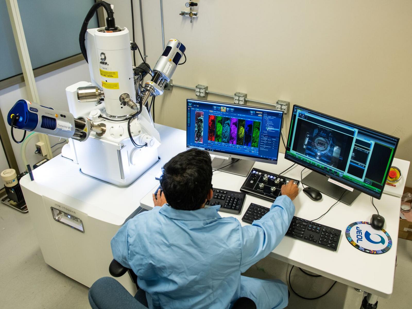 JEOL IT500HRLV Field Emission Scanning Electron Microscope | PNNL JEOL IT500HRLV Field Emission Scanning Electron Microscope | PNNL